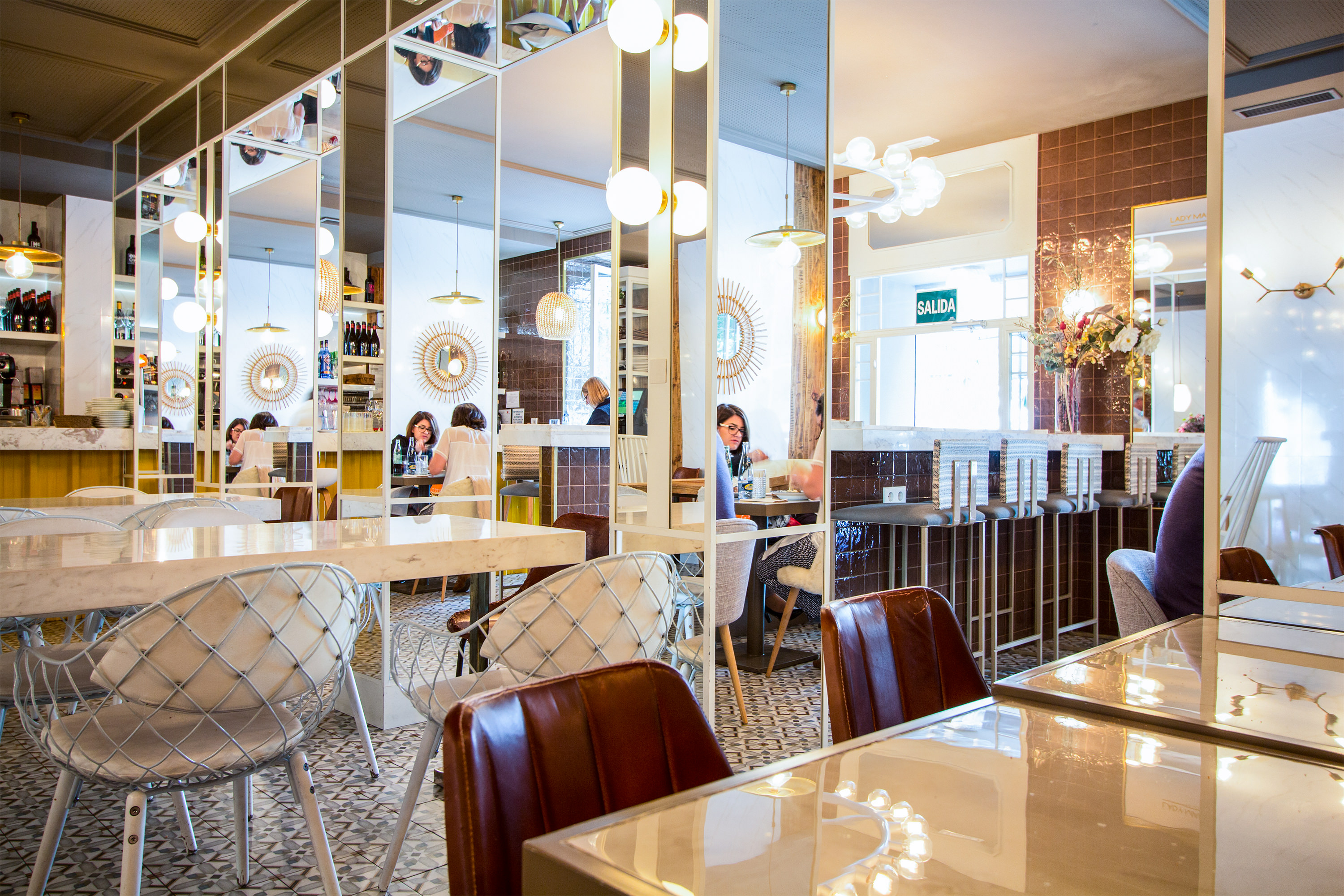 Lady Madonna. A chic and classic restaurant at the Las Salesas.