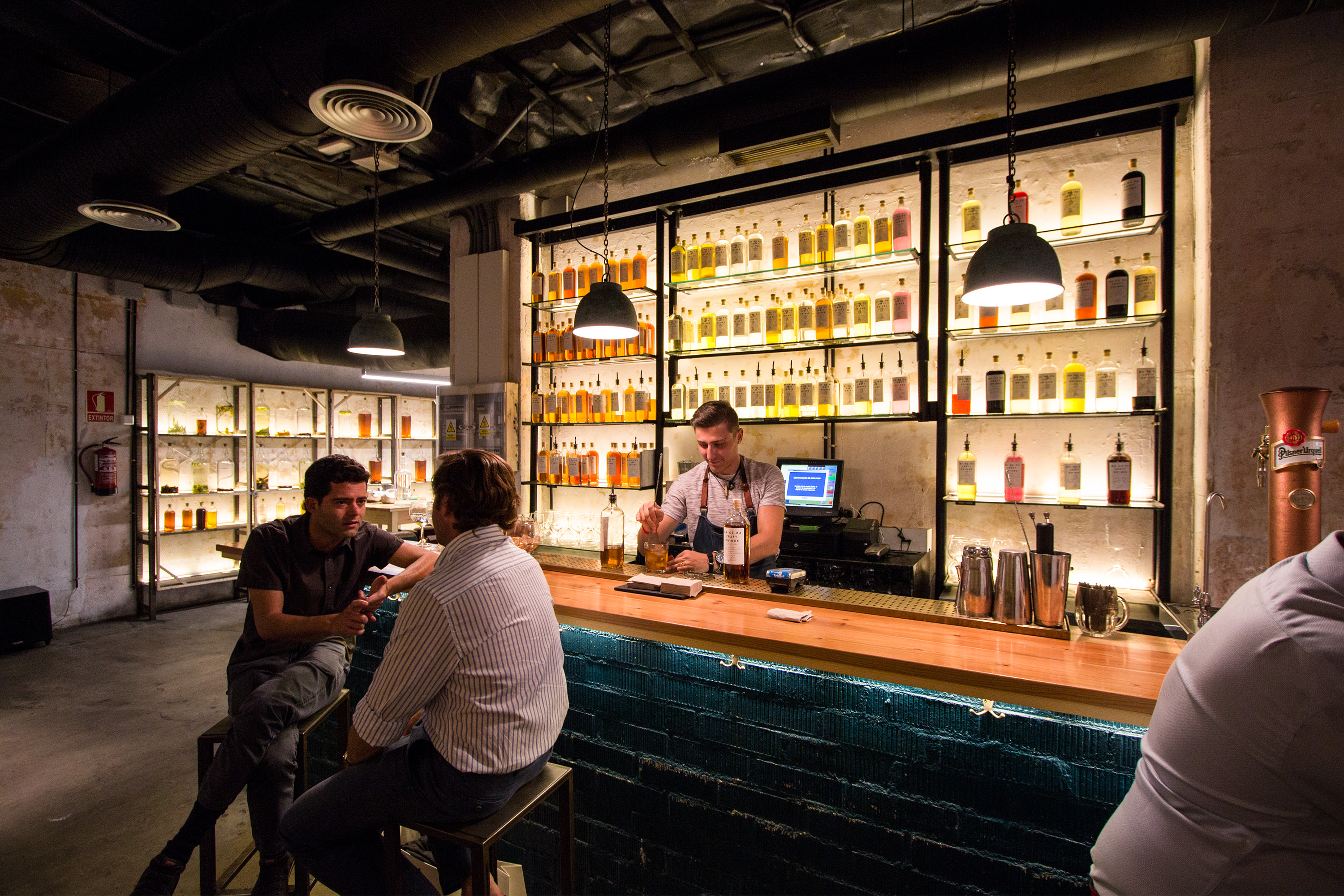 Macera. Cócteles con destilados artesanales en Malasaña.